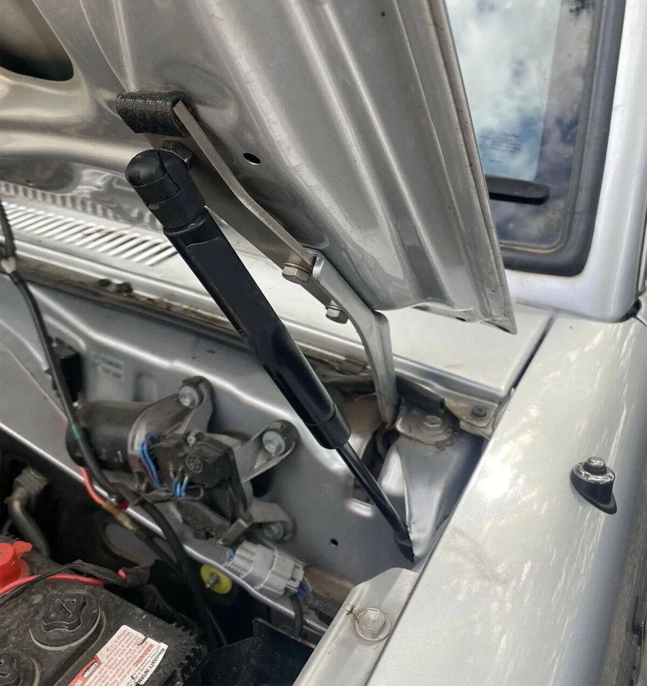 Toyota Land Cruiser Bonnet Shocks 70 Series — Evorevo4x4